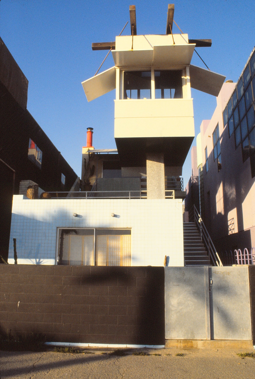 Los Angeles: Norton House (USA) – STEPHENVARADY_ARCHITRAVELLER