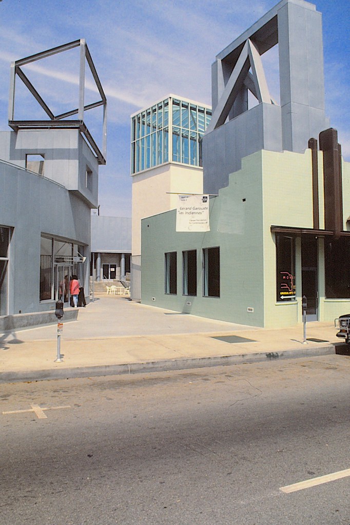 Los Angeles: Edgemar (USA) – STEPHENVARADY_ARCHITRAVELLER