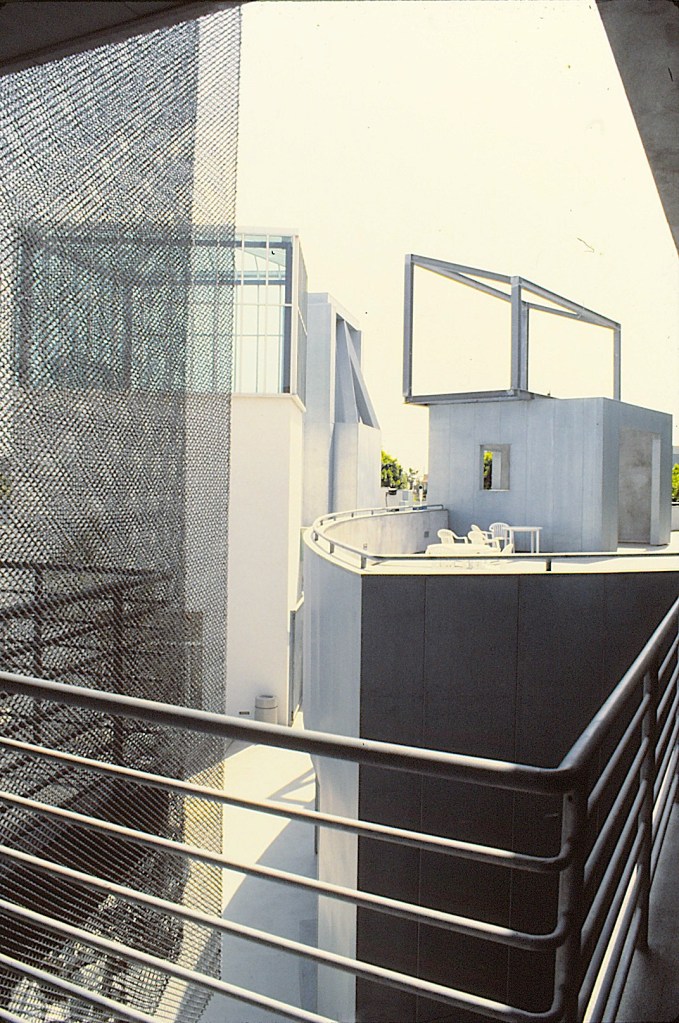 Los Angeles: Edgemar (USA) – STEPHENVARADY_ARCHITRAVELLER